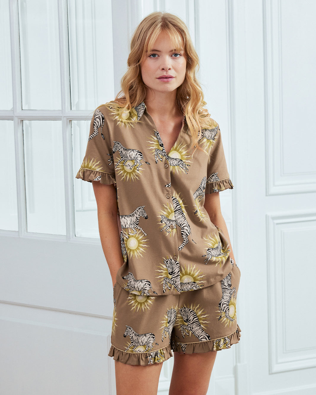 Chelsea Peers - The home of modern lounging